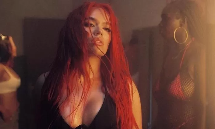 Karol G derrocha sensualidad en el nuevo video de su tema 'Gatúbela ...